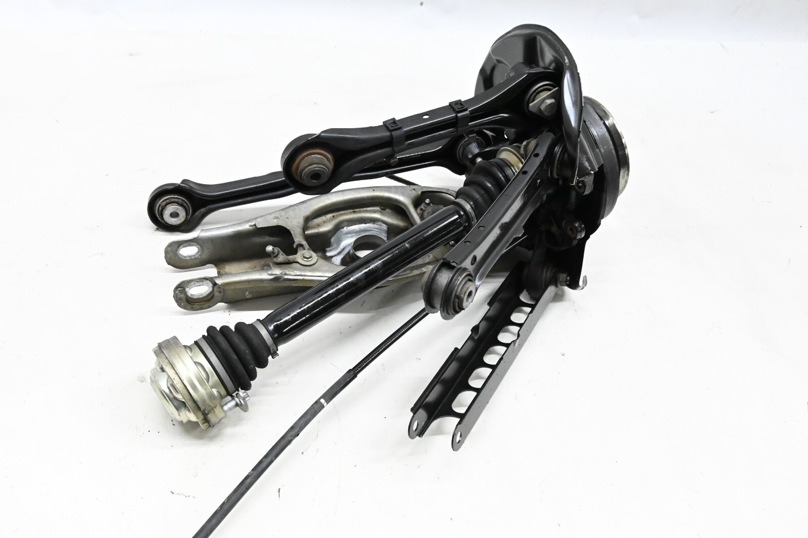 BMW E93 Convertible Rear Left Suspension Knee Spindle Axle Hub Knuckle ...