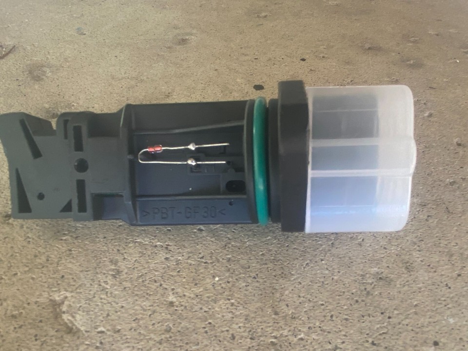 NEW 2007 GM Cadillac SRX Mass Airflow Air Flow Sensor PBT-GF30 PBTGF30 ...
