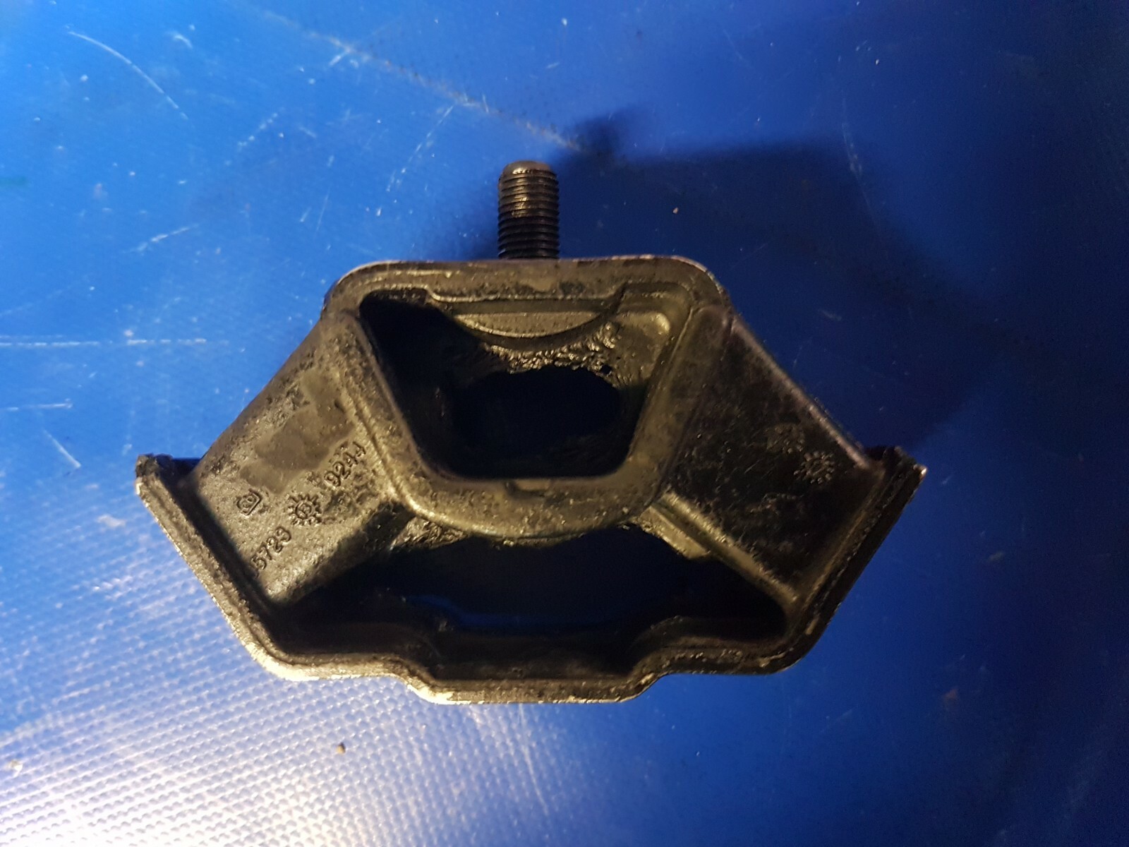 Mercedes W107 - W112, W114 - W140 & W201 Transm Mount- 116 240 04 18 ...