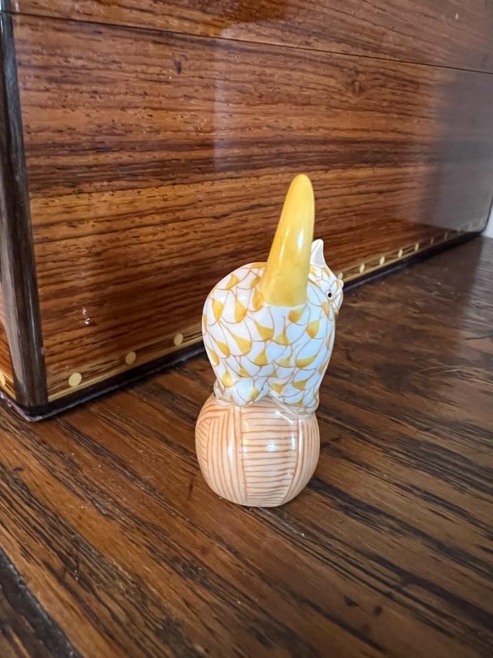 Herend porcelain cat kitten on ball wool 2" yellow fishnet 18ct gold ...