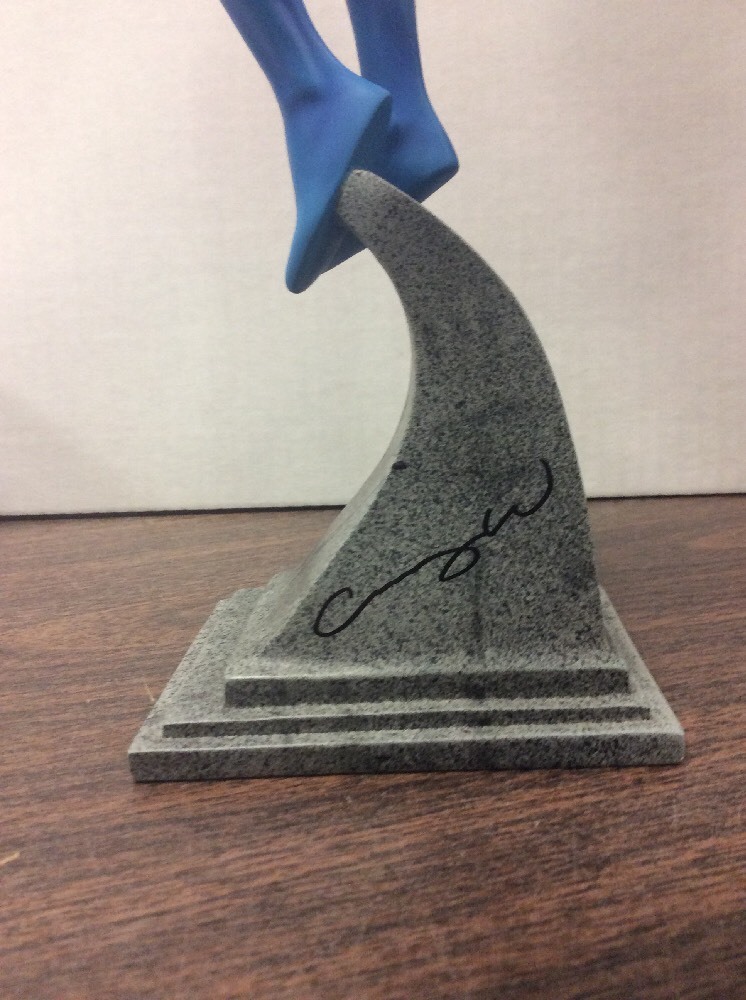 Invincible Statue CS Moore Signed By Robert Kirkman and all artists ...