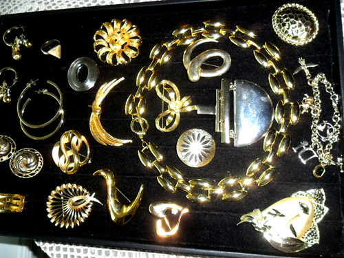 HUGE Estate-Vintage-GOOD-JEWELRY LOT SIGNED- GOLD TONE FIREW0RKS BROOCH ...