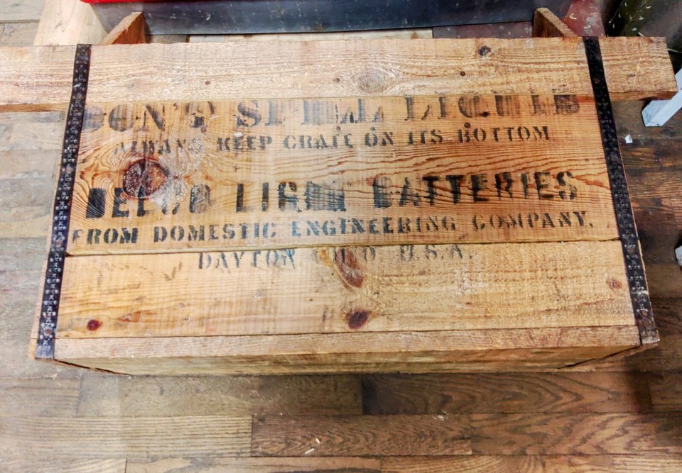 Antique Wood Automotive Advertising Crate Vintage Delco Light Batteries ...