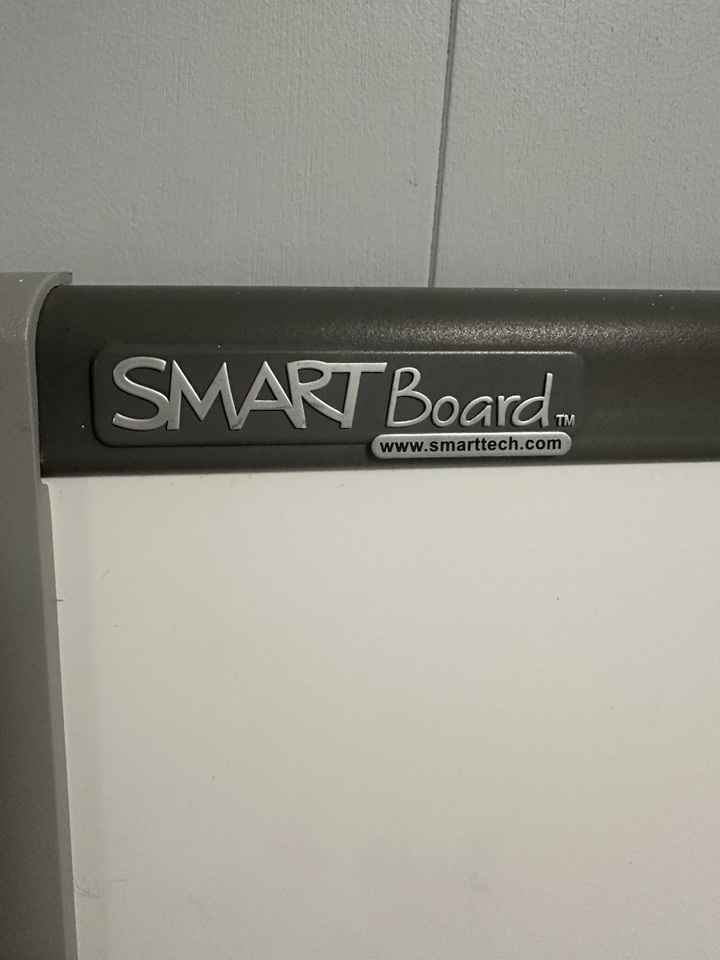 SMART Board SB680 77" Interactive Whiteboard In Great Condition Pens ...