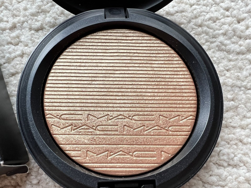 MAC EXTRA DIMENSION SKINFINISH Highlighter OH DARLING 0.31 oz / 9 g ...