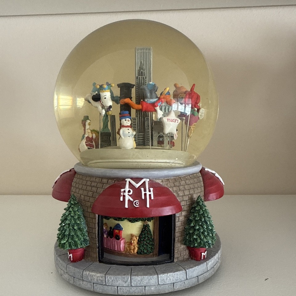 Macys Thanksgiving Day Parade Musical Snow Globe 2000 - Works! Awesome ...