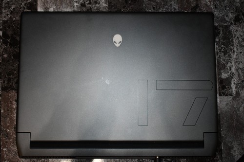 Alienware m17 R5 AMD Ryzen(TM) 9 6900HX AMD Radeon(TM) RX 6850M XT 12GB ...