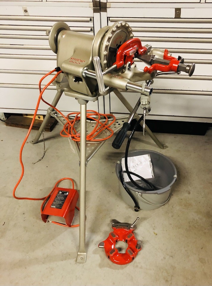 RIDGID 300 PIPE THREADING MACHINE, CARRIAGE, NEW OIL BUCKET, UNIVERSAL ...