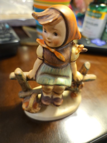 Goebel Hummel "Just Resting" #112 Figurine West Germany Girl on Fence ...