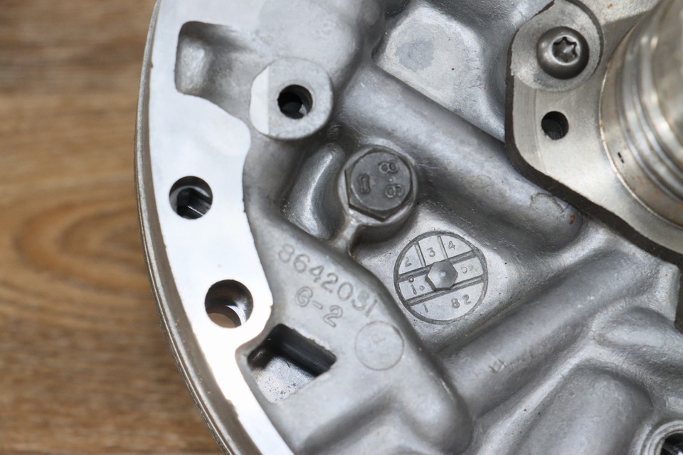 NOS GM 8642380 82-86 Chevrolet Corvette 700R4 Automatic Transmission ...