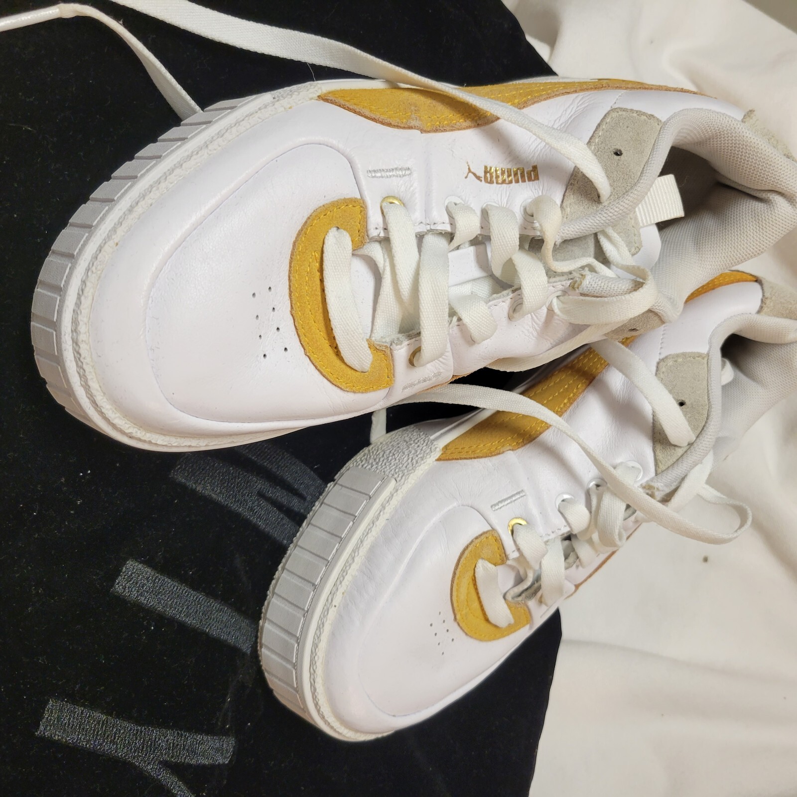 PUMA Women's Gold & White Lace Up Tennis Shoes #3730… - Gem