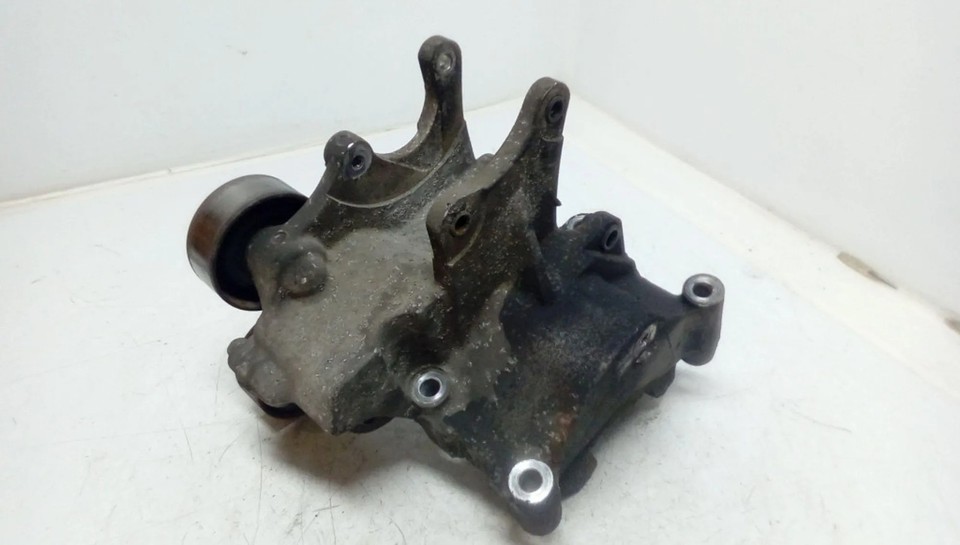 HYUNDAI SANTA FÉ II CM Power Steering Pump Mount Bracket 2.19 Diesel ...