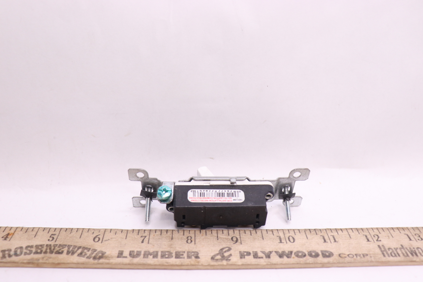 Single-Pole Toggle Switch White 15 A 120 VAC 1451-2W BULK/LOT AVAILABLE ...