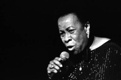 jazz singer Betty Carter performing at Jazzhouse Copenhagen 1989 OLD ...