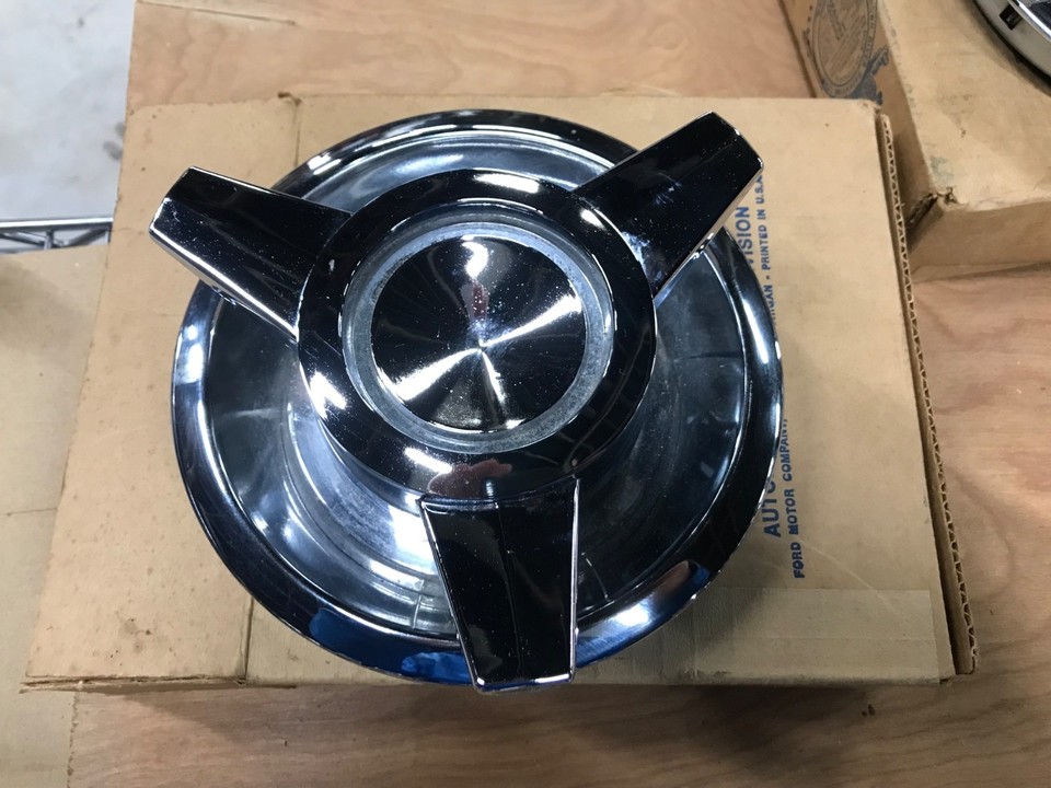 1963 1964 Ford Thunderbird NOS KELSEY HAYES WIRE WHEEL SPINNER CENTER ...