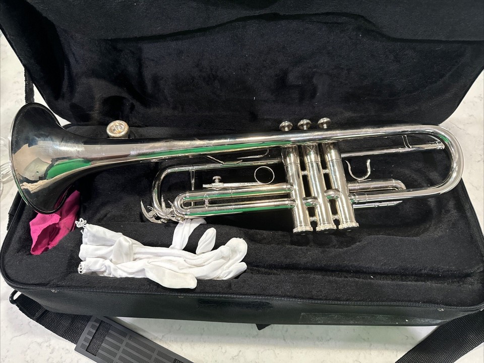 Slade Trumpet Musical Instrument With Carrying Case, Great Condition | eBay