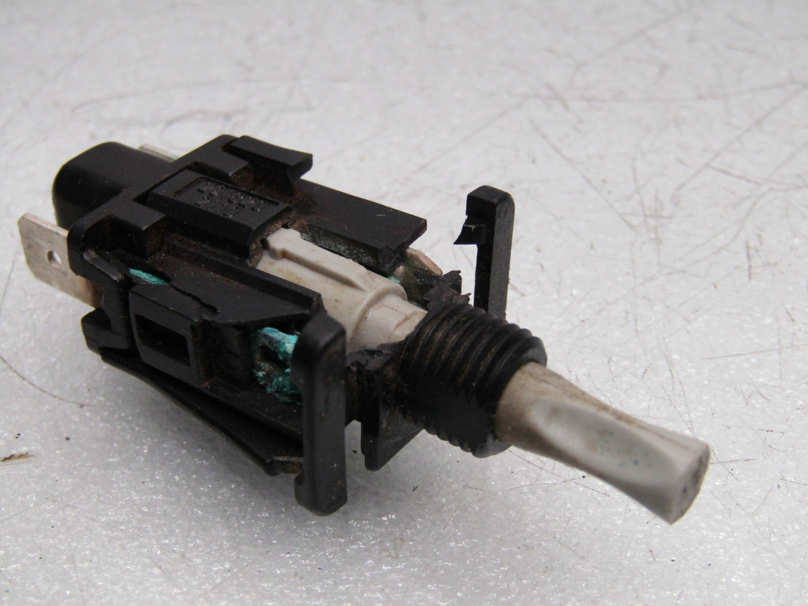 Mercedes C Class W202 C220 estate rear tailgate close switch | eBay UK