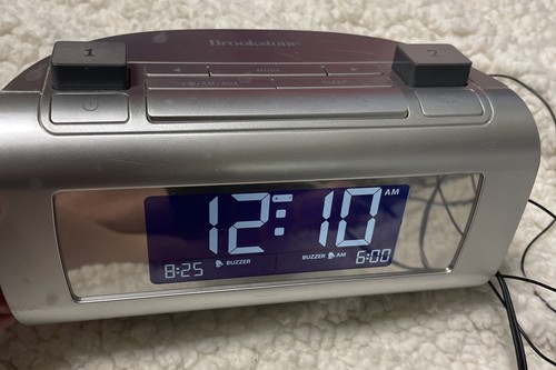 Brookstone TimeSmart Self-Setting Digital Dual Alarm Clock Radio (Model ...