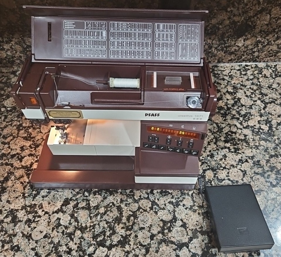 Pfaff Creative 1471 Sewing Machine with Foot Pedal, Hard Cover and ...