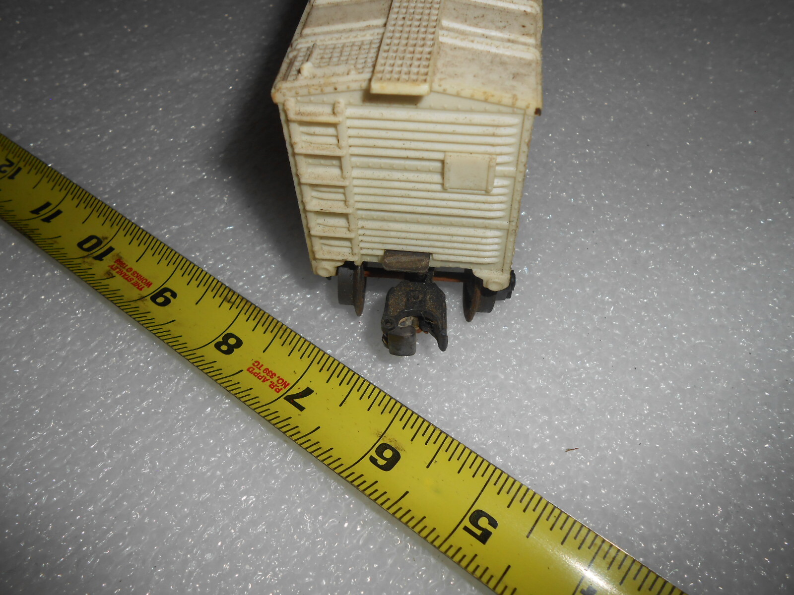 O/O-27 Lionel Box cars, Baby Ruth, Basco, ship 6014, x6004, x6034 ...