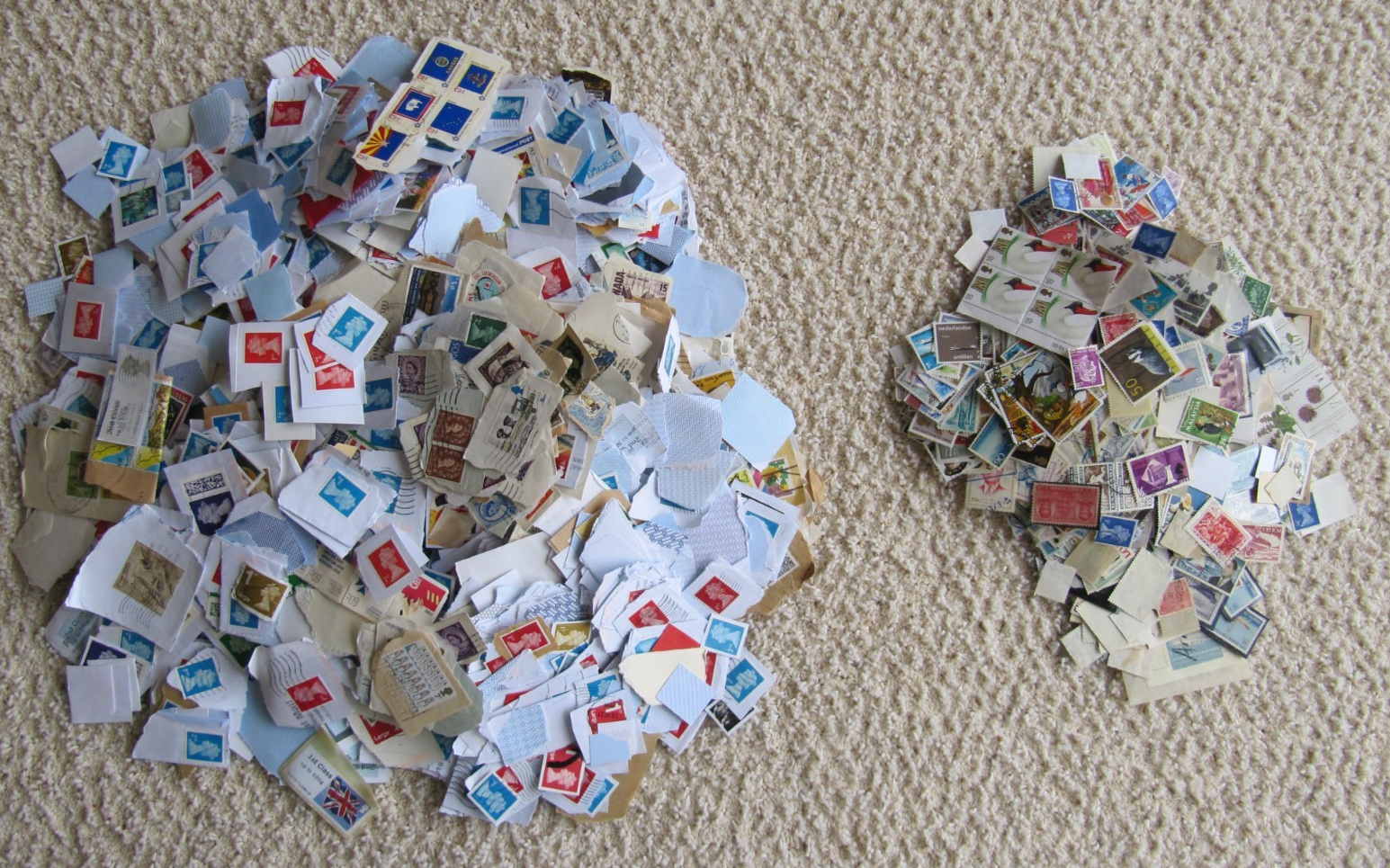 Job Lots - UK & Worldwide Stamps - Kiloware - 890g on paper + 140g off ...