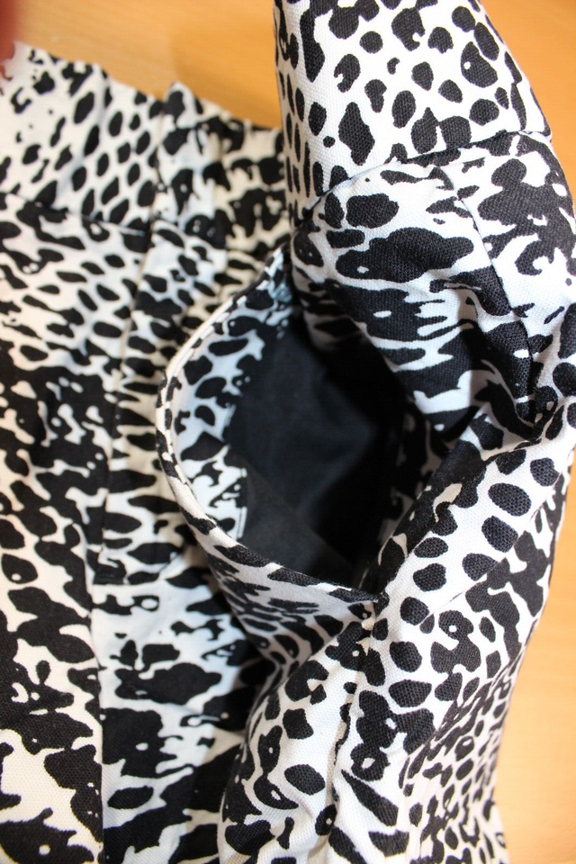 Women Calvin Klein Stretch Snake Skin Pattern High Rise Shorts Sz 10 ...