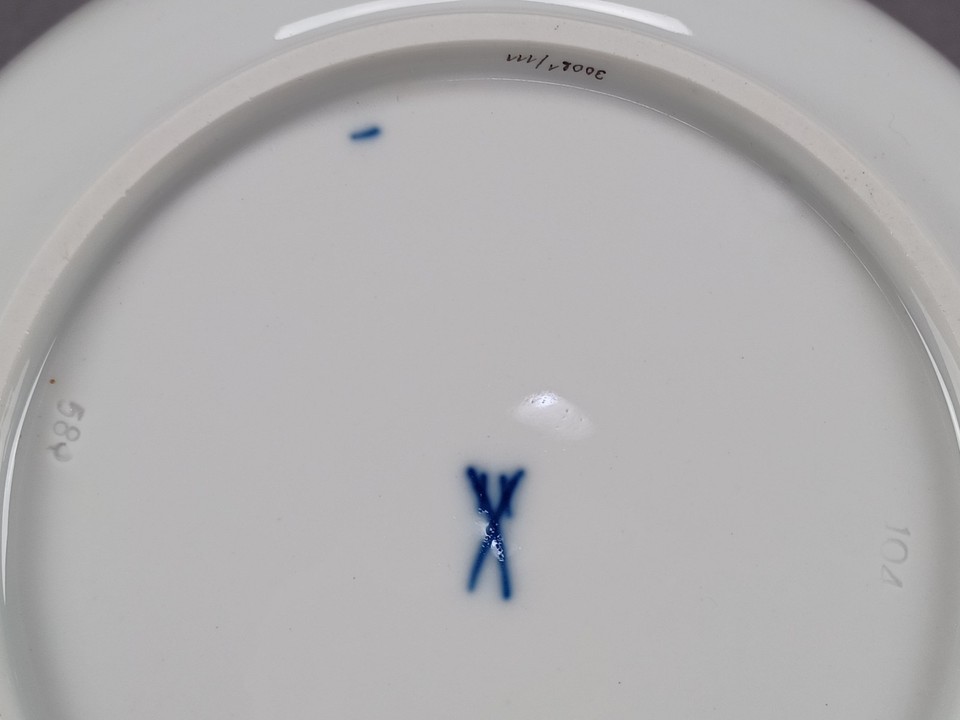 20th Century Meissen Hand Painted Multicolor Indian Flower & Gold 7 ...