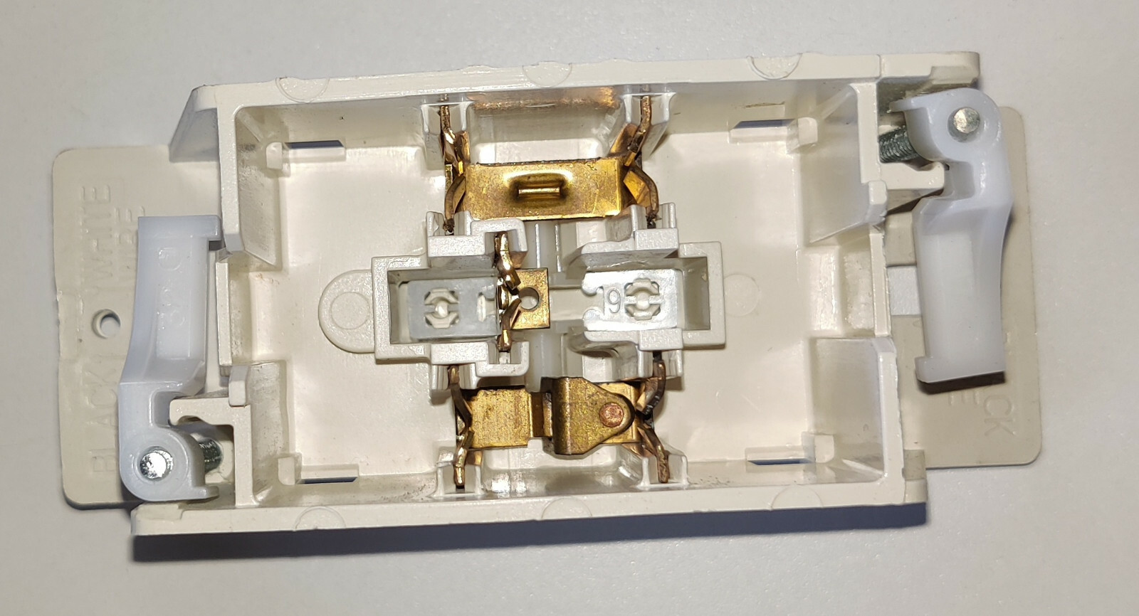 P&S Single Pole Decorator Switch w/ Back - On/Off, Almond, SC070, 15A ...