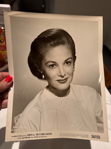 8x10 B&W Joan Taylor in Earth vs. The Flying Saucerd | eBay