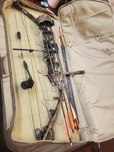 RH Parker Hunter Mag Compound Bow & Lots Of Extras Arrows Bow Case ...