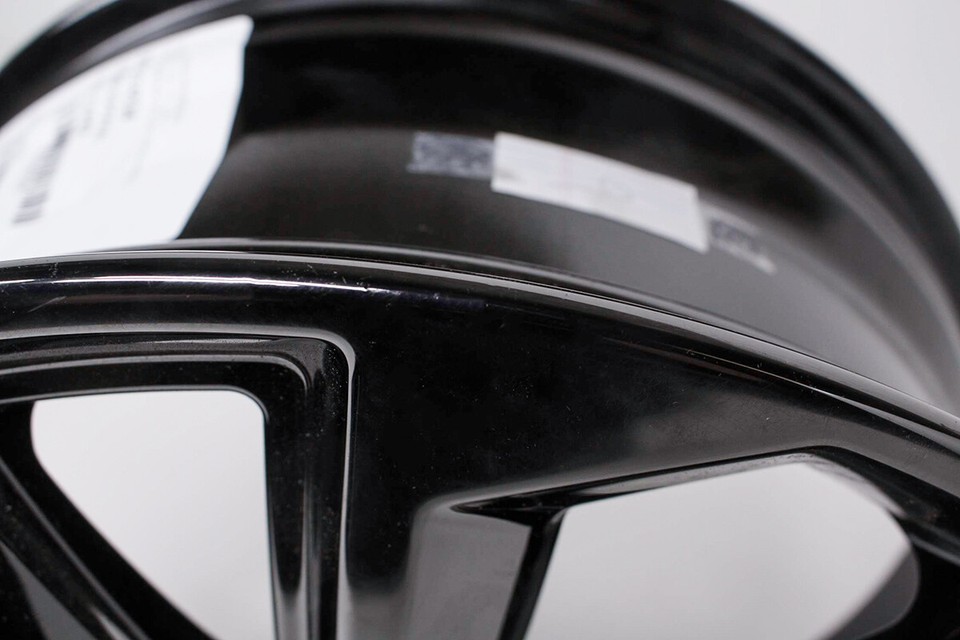 OEM Kia Sportage 18 inch Wheel D9529-AB000 Deep Nicks | eBay