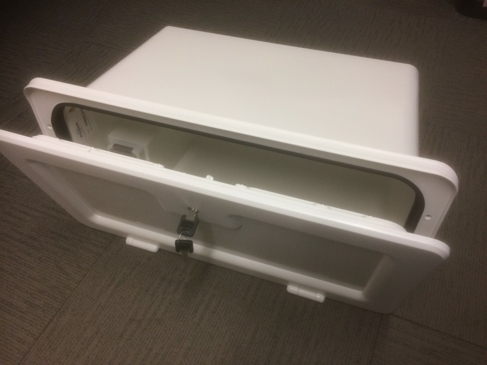 Exterior Wet Locker Box + Socket Elddis Coachman Lunar Caravan or ...