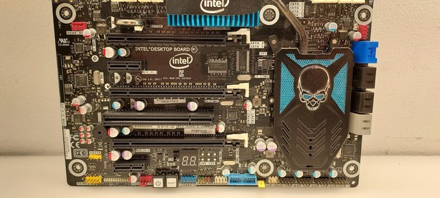 Intel DX79SR Extreme Series, LGA 2011/Socket R (BOXDX79SR) Motherboard ...