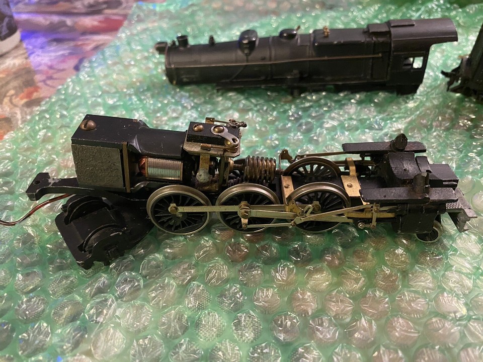 Vintage HO scale Penn Line 4-6-2 K-4 die-cast steam Loco With Tender ...