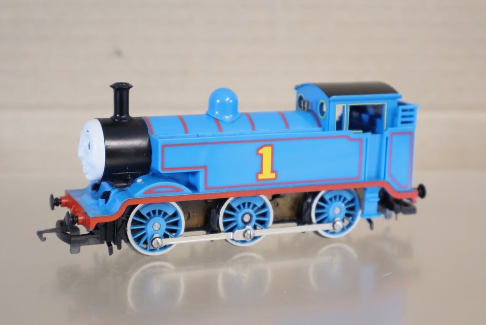 HORNBY R351 THOMAS the TANK ENGINE 0-6-0 TANK LOCOMOTIVE 1 thomas BOXED ...