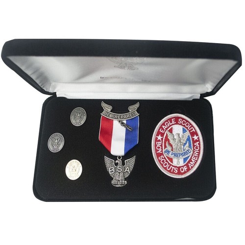 Scouts BSA Boy Scout Eagle Medal and Pins Presentation Kit Last BSA ...
