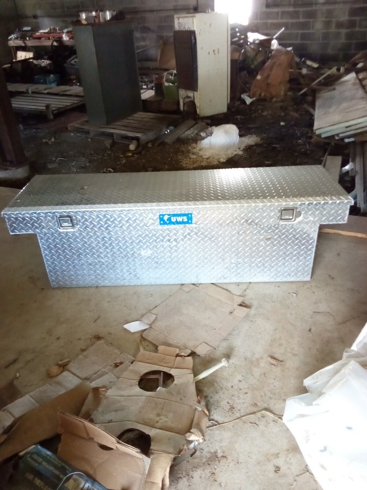 Truck Bed Rail-To-Rail Tool Box-69 in. Deep Crossover Truck Tool Box ...