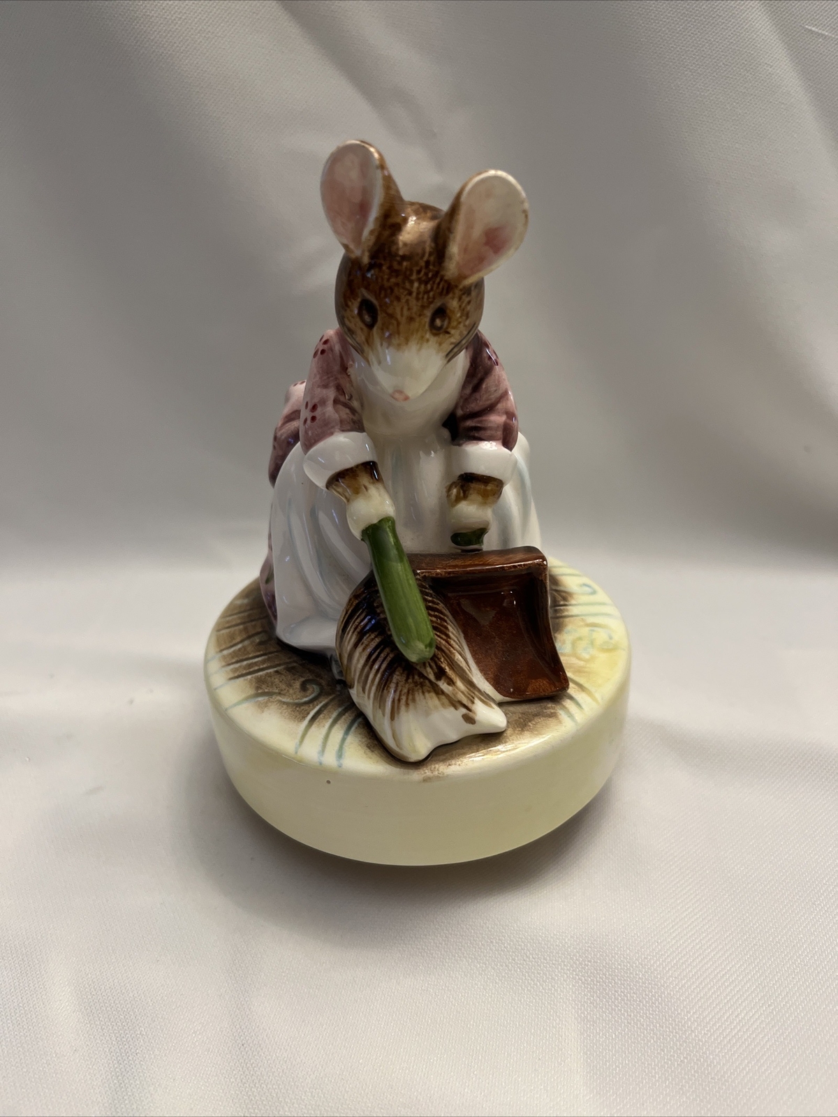 1981 Schmid Music Box Beatrix Potter HUNCA MUNCA The Tale of Two Bad ...