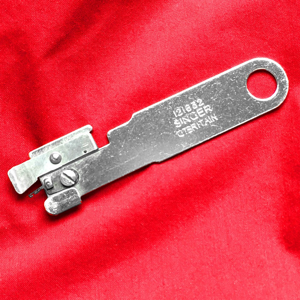 SINGER SIMANCO 121632 Sewing Machine Needle Threader Insertion Tool ...