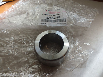Genuine Mitsubishi Shogun sport Rear axle bearing retainer sleeve ...