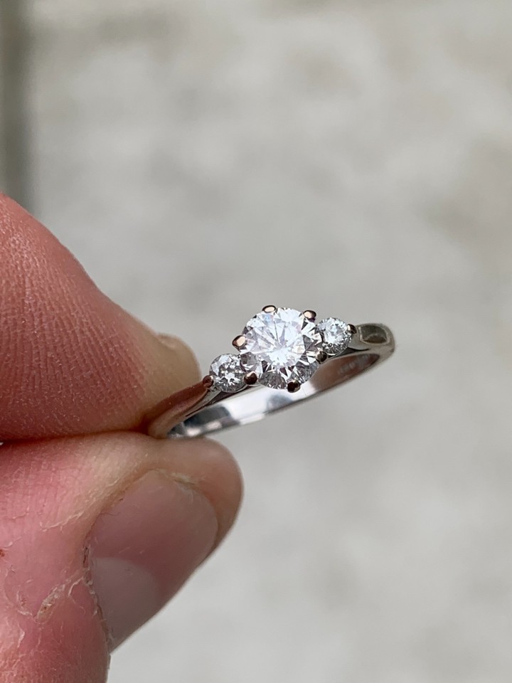 18ct gold diamond 60 point 3 stone ring 2.4 grams | eBay