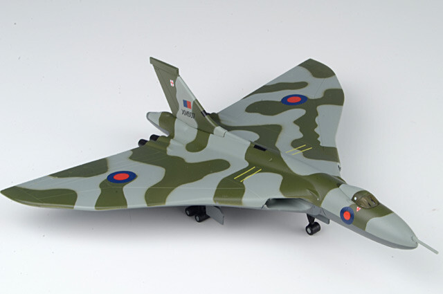 4675-101 Atlas Editions Vulcan B.Mk 2 1/144 Model XM607 RAF No.44 Sqn ...