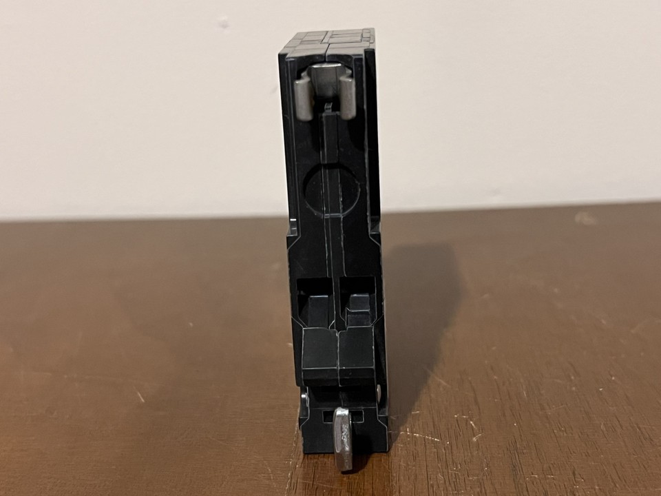 Square D QOT2020 Two Pole Tandem QOT Circuit Breaker 20 Amp | eBay