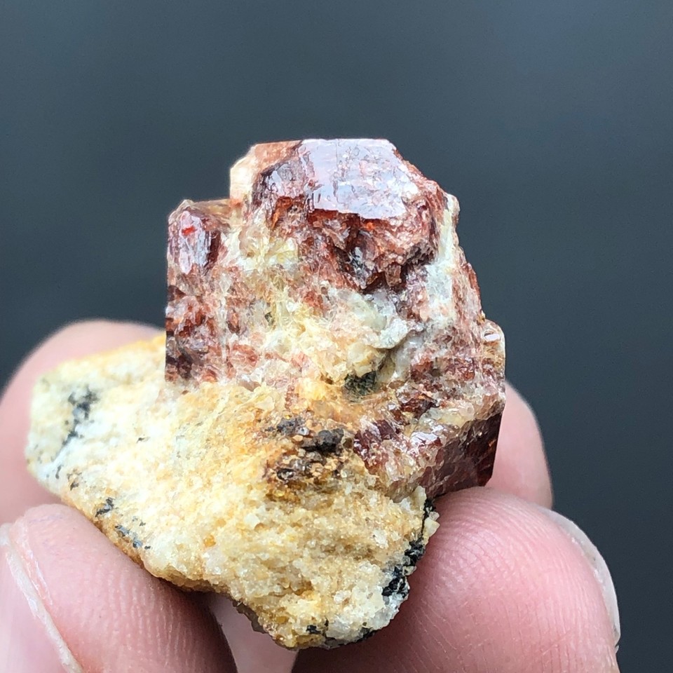 18 Gm Red Zircon | natural zircon, zircon specimen , mica , zircon ...