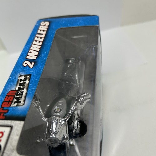 Maisto Fresh Metal 2 Wheelers Die Cast 2012 - 1:18 Motorcycle Dark ...