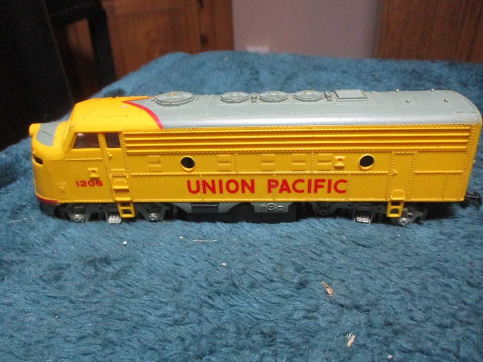 Vintage Bachmann HO Union Pacific Diesel Locomotive #1206 Tested Runs W ...