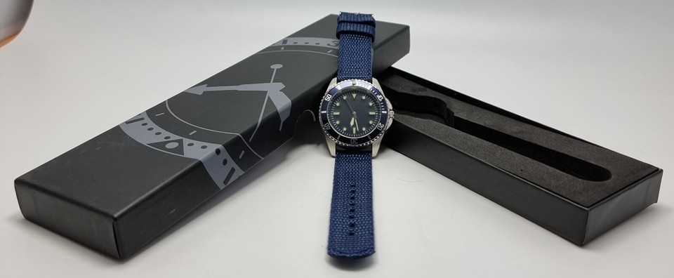 Eaglemoss Watches Military Collection Vintage Retro Style Wristwatch ...