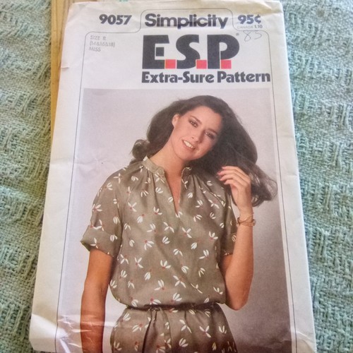 Simplicity Uncut Pattern 9057 Size R 14-18 Misses Pullover Tunic And ...