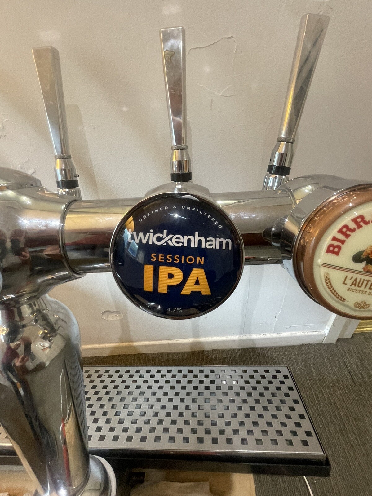 5 Taps Chrome beer Tap ( Birra Moretti -IPA - Midway - Reveller - Madri ...