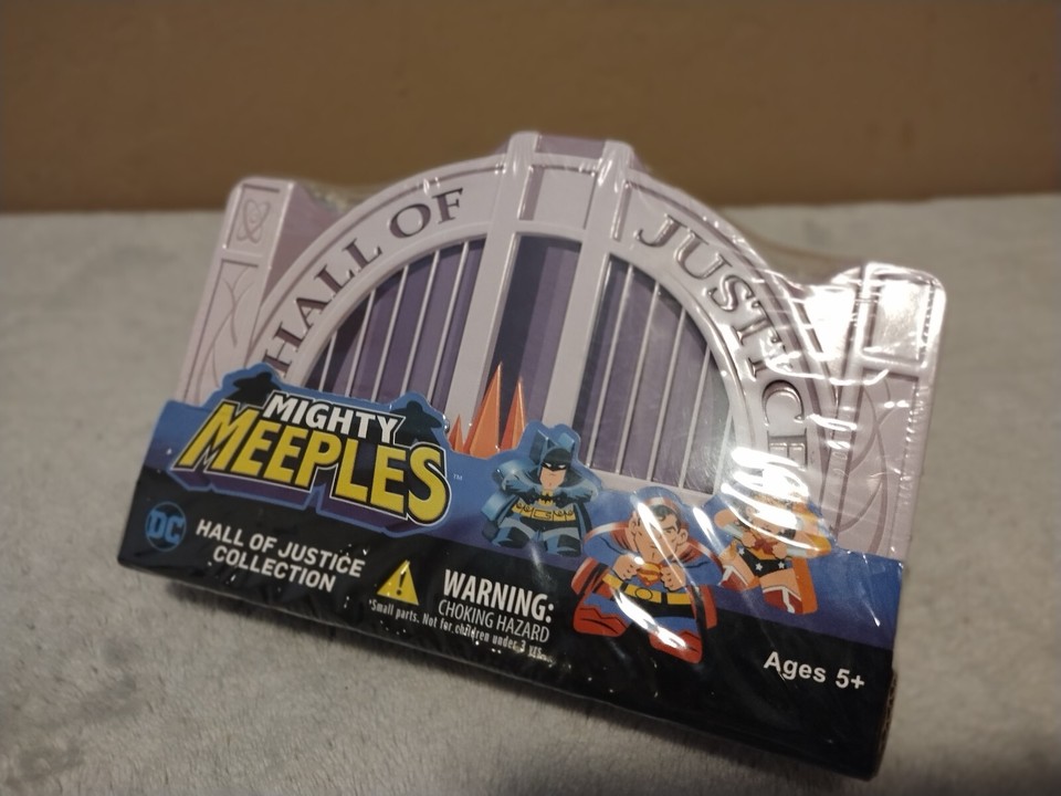 Cryptozoic MIGHTY MEEPLES Hall of Justice Tin Set w/7 DC Figures Sealed ...
